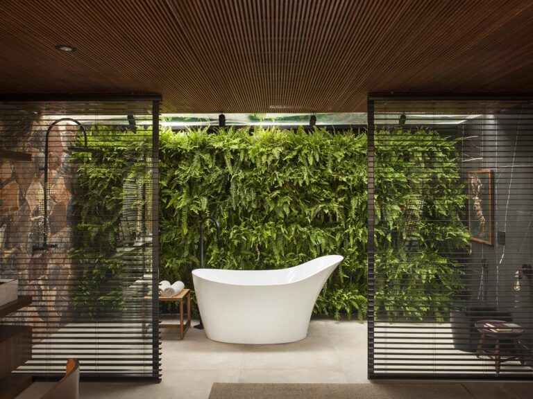 Outdoor showers and tubs guide - Grand Designs Magazine : Grand Designs ...
